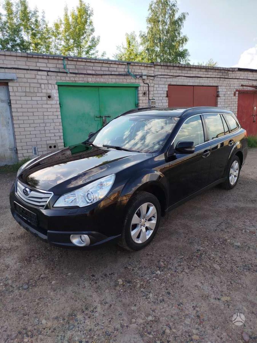 Black Subaru Outback 2011 in Kedainiai, with an engine capacity of 2.46 L and mileage of 262 thousand km for 2300 €, photo 1 on AUTOMOTO.COM.LV