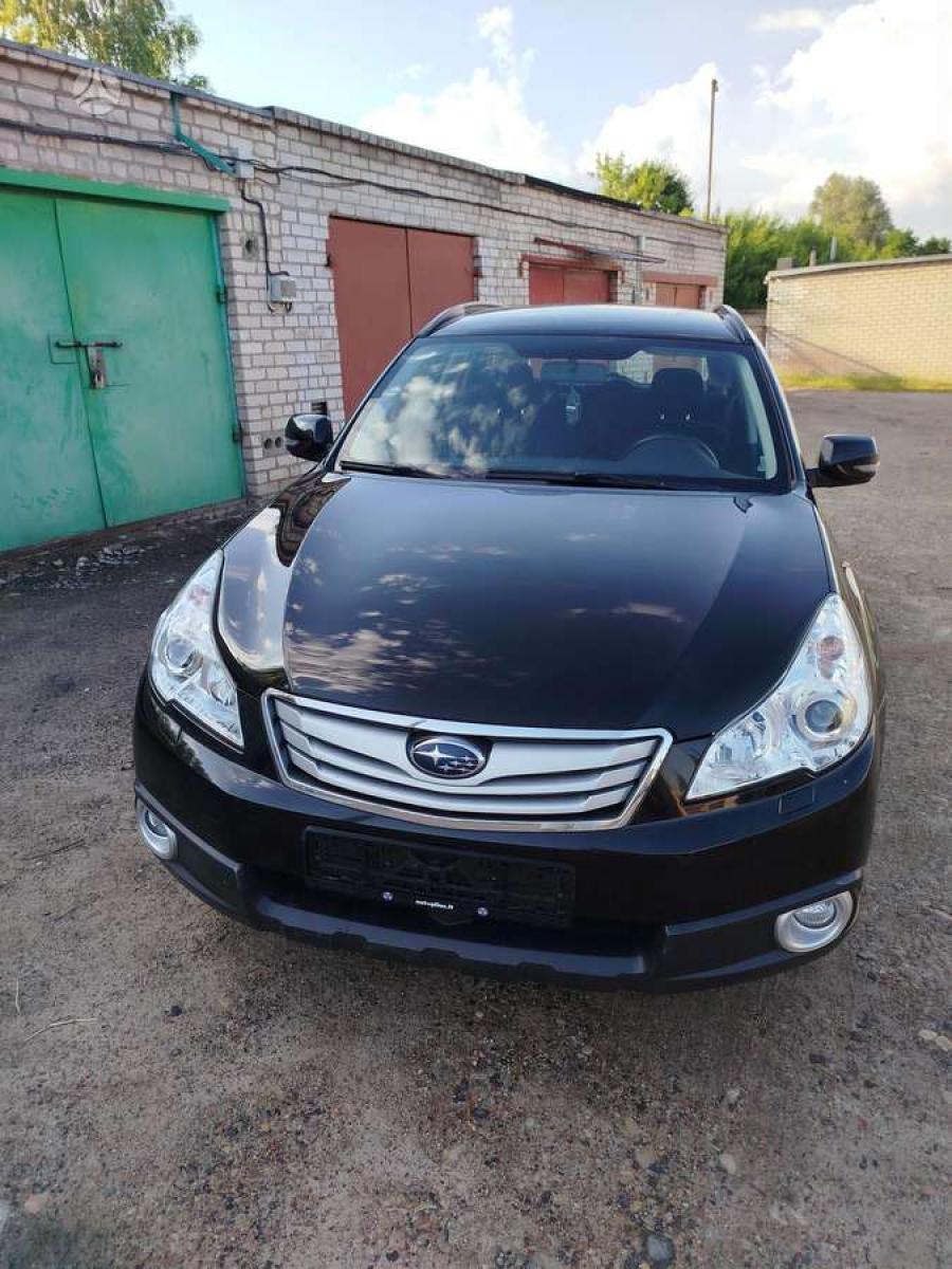 Black Subaru Outback 2011 in Kedainiai, with an engine capacity of 2.46 L and mileage of 262 thousand km for 2300 €, photo 3 on AUTOMOTO.COM.LV