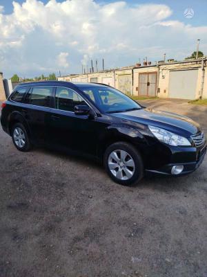 Black Subaru Outback 2011 in Kedainiai, with an engine capacity of 2.46 L and mileage of 262 thousand km for 2300 €, photo 4 on AUTOMOTO.COM.LV