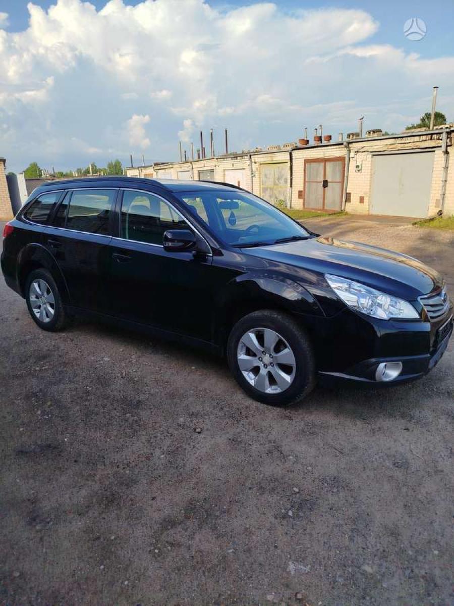 Black Subaru Outback 2011 in Kedainiai, with an engine capacity of 2.46 L and mileage of 262 thousand km for 2300 €, photo 4 on AUTOMOTO.COM.LV