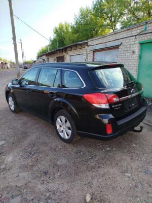 Black Subaru Outback 2011 in Kedainiai, with an engine capacity of 2.46 L and mileage of 262 thousand km for 2300 €, photo 7 on AUTOMOTO.COM.LV