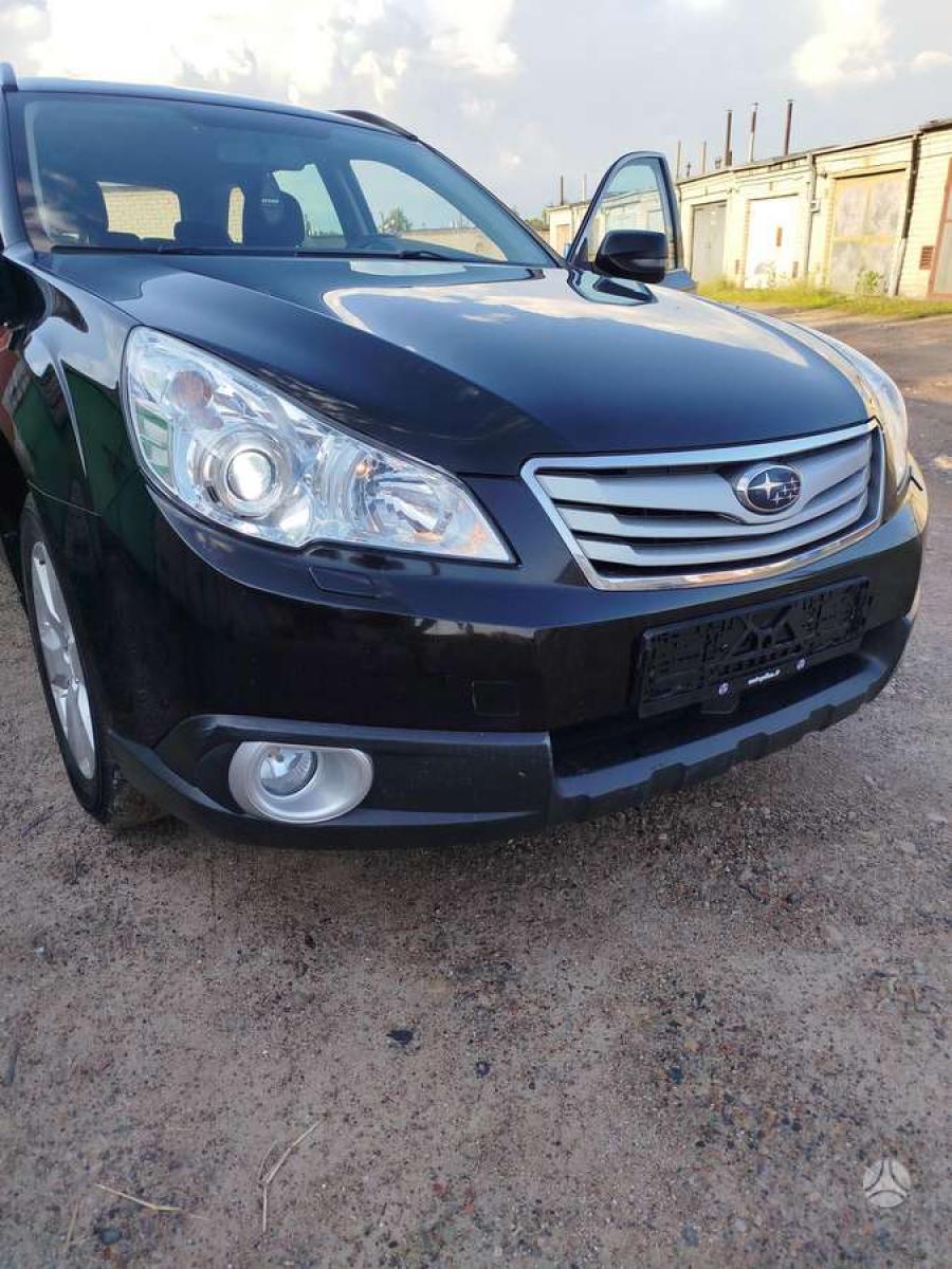 Black Subaru Outback 2011 in Kedainiai, with an engine capacity of 2.46 L and mileage of 262 thousand km for 2300 €, photo 9 on AUTOMOTO.COM.LV
