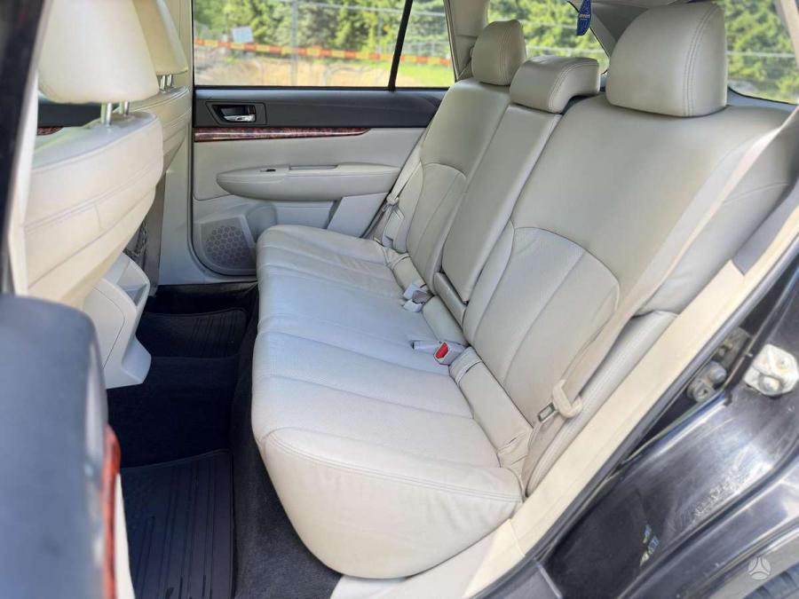 Black Subaru Outback 2011 in Vilnius, with an engine capacity of 2.50 L and mileage of 305 thousand km for 4200 €, photo 23 on AUTOMOTO.COM.LV