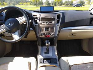 Black Subaru Outback 2011 in Ukmerge, with an engine capacity of 2.50 L and mileage of 418 thousand km for 4840 €, photo 14 on AUTOMOTO.COM.LV