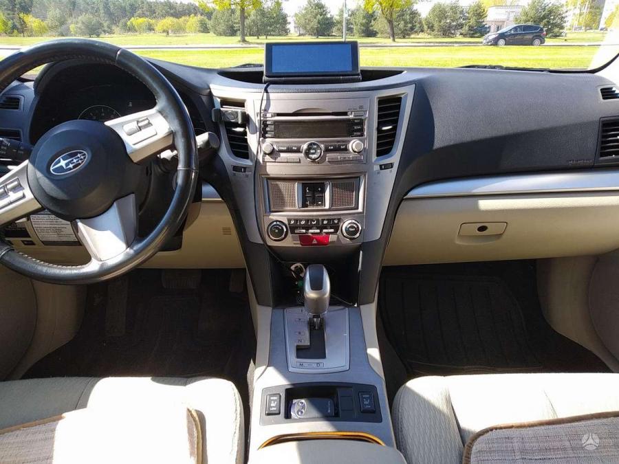 Black Subaru Outback 2011 in Ukmerge, with an engine capacity of 2.50 L and mileage of 418 thousand km for 4840 €, photo 14 on AUTOMOTO.COM.LV