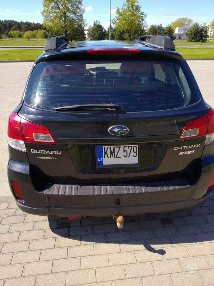 Black Subaru Outback 2011 in Ukmerge, with an engine capacity of 2.50 L and mileage of 418 thousand km for 4840 €, photo 16 on AUTOMOTO.COM.LV