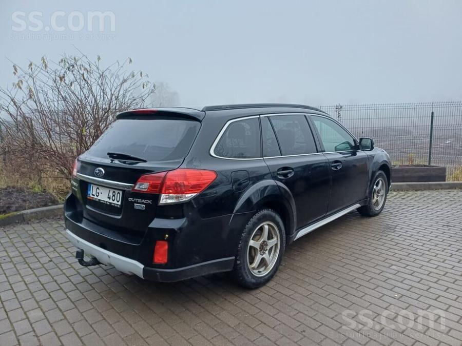 Melns Subaru Outback 2011 Gulbene, ar dzinēja tilpumu 2.00 L un nobraukumu 342 tūkst. km par 5500 €, foto 1 vietnē AUTOMOTO.COM.LV