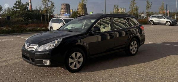 Black Subaru Outback 2011 in Vilnius, with an engine capacity of 2.46 L and mileage of 260 thousand km for 6350 €, photo 9 on AUTOMOTO.COM.LV