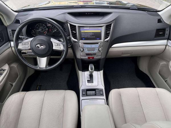 Black Subaru Outback 2011 in Vilnius, with an engine capacity of 2.46 L and mileage of 260 thousand km for 6350 €, photo 10 on AUTOMOTO.COM.LV