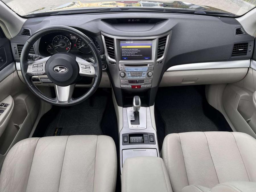 Black Subaru Outback 2011 in Vilnius, with an engine capacity of 2.46 L and mileage of 260 thousand km for 6350 €, photo 10 on AUTOMOTO.COM.LV