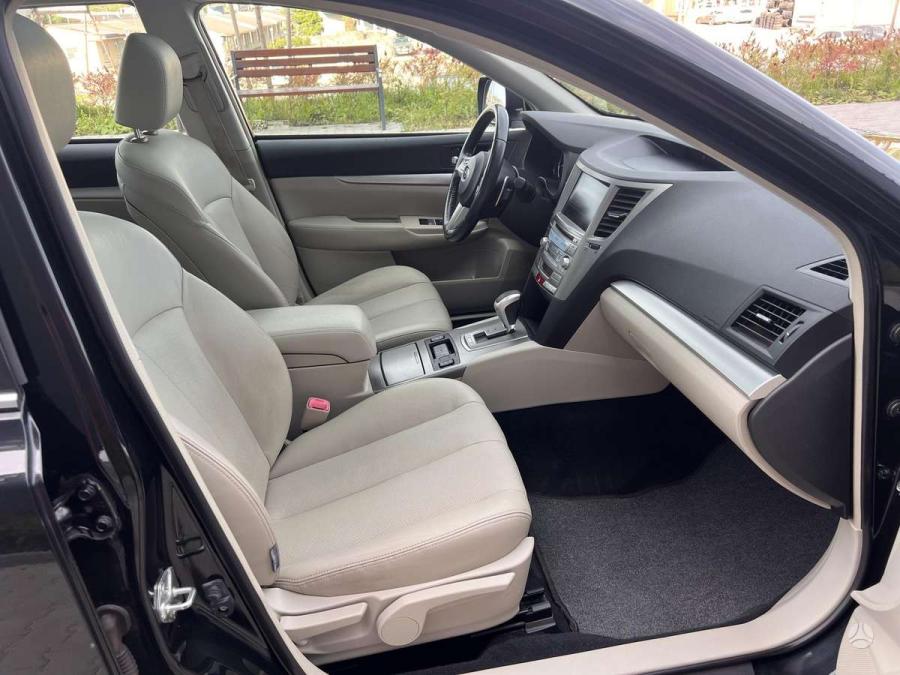 Black Subaru Outback 2011 in Vilnius, with an engine capacity of 2.46 L and mileage of 260 thousand km for 6350 €, photo 12 on AUTOMOTO.COM.LV