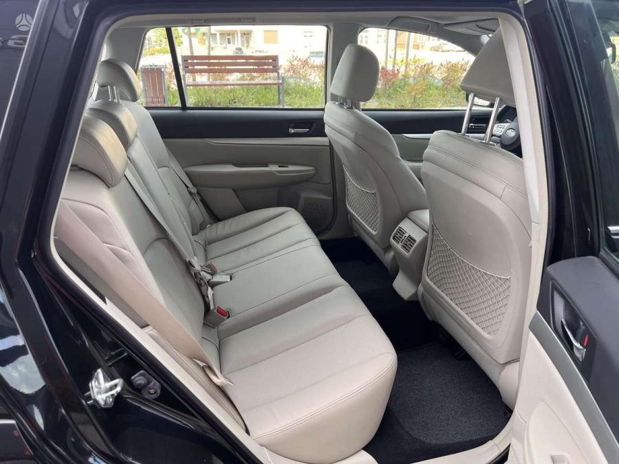 Black Subaru Outback 2011 in Vilnius, with an engine capacity of 2.46 L and mileage of 260 thousand km for 6350 €, photo 13 on AUTOMOTO.COM.LV