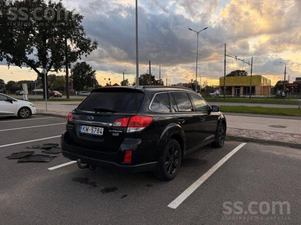 Melns Subaru Outback 2011 Rīga, ar dzinēja tilpumu 2.00 L un nobraukumu 296 tūkst. km par 2800 €, foto 5 vietnē AUTOMOTO.COM.LV