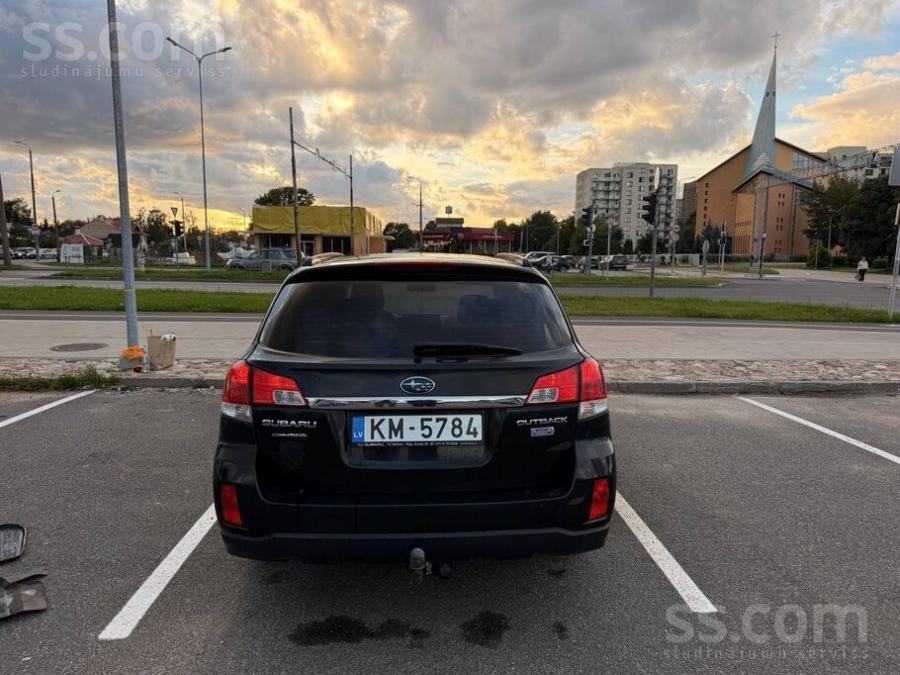 Melns Subaru Outback 2011 Rīga, ar dzinēja tilpumu 2.00 L un nobraukumu 296 tūkst. km par 2800 €, foto 6 vietnē AUTOMOTO.COM.LV