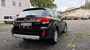 Black Subaru Outback 2011 in Riga, with an engine capacity of 2.50 L and mileage of 311 thousand km for 2500 €, photo 3 on AUTOMOTO.COM.LV