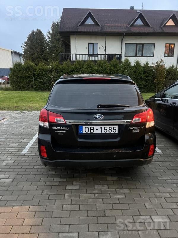 Black Subaru Outback 2012 in Riga, with an engine capacity of 2.00 L and mileage of 354 thousand km for 3450 €, photo 11 on AUTOMOTO.COM.LV