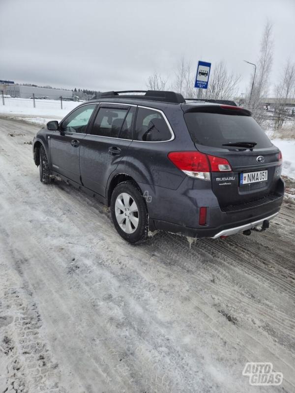 Black Subaru Outback 2012 in Utena, with an engine capacity of 2.50 L and mileage of 210 thousand km for 6350 €, photo 5 on AUTOMOTO.COM.LV