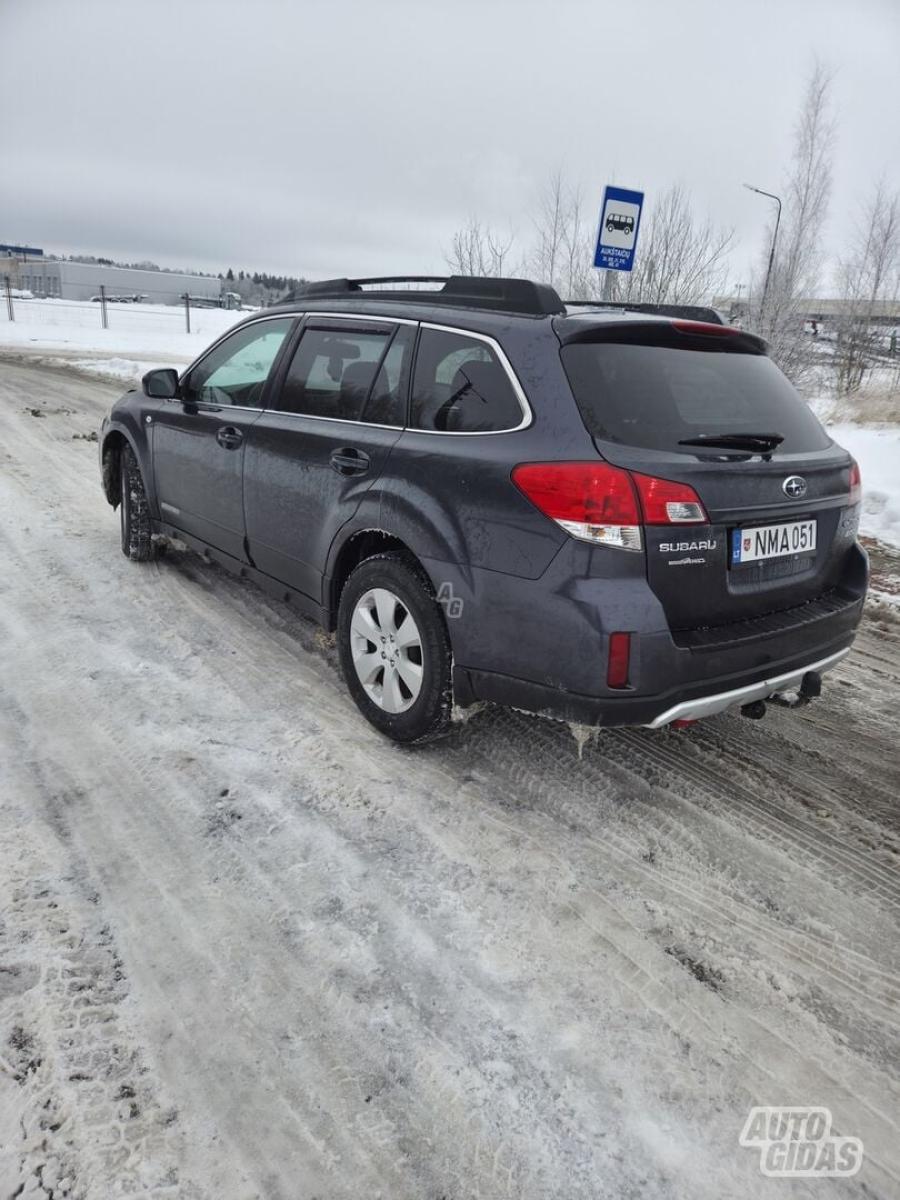 Black Subaru Outback 2012 in Utena, with an engine capacity of 2.50 L and mileage of 210 thousand km for 6350 €, photo 5 on AUTOMOTO.COM.LV