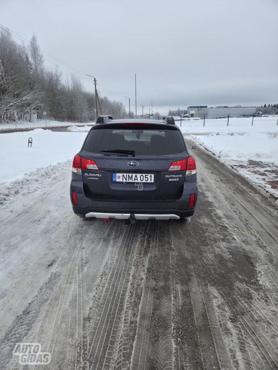 Black Subaru Outback 2012 in Utena, with an engine capacity of 2.50 L and mileage of 210 thousand km for 6350 €, photo 6 on AUTOMOTO.COM.LV