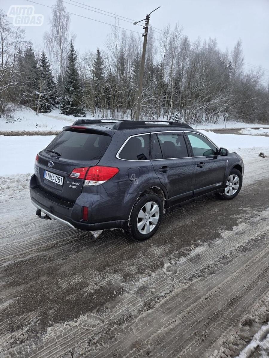Black Subaru Outback 2012 in Utena, with an engine capacity of 2.50 L and mileage of 210 thousand km for 6350 €, photo 7 on AUTOMOTO.COM.LV
