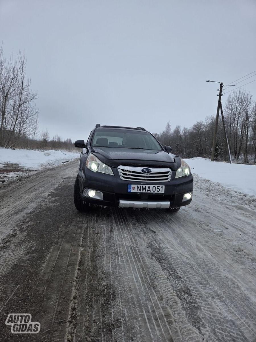 Black Subaru Outback 2012 in Utena, with an engine capacity of 2.50 L and mileage of 210 thousand km for 6350 €, photo 9 on AUTOMOTO.COM.LV