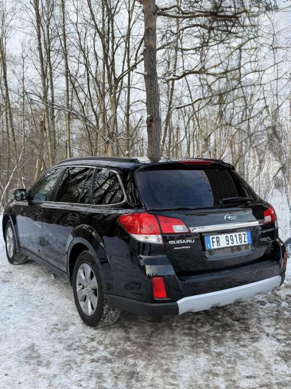 Melns Subaru Outback 2012 Utena, ar dzinēja tilpumu 2.46 L un nobraukumu 262 tūkst. km par 9150 €, foto 1 vietnē AUTOMOTO.COM.LV
