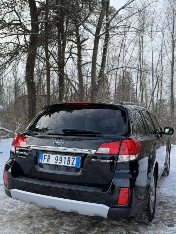 Melns Subaru Outback 2012 Utena, ar dzinēja tilpumu 2.46 L un nobraukumu 262 tūkst. km par 9150 €, foto 3 vietnē AUTOMOTO.COM.LV