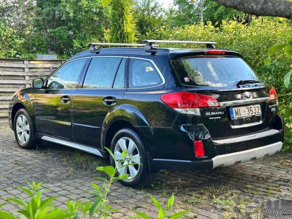 Black Subaru Outback 2012 in Ogre, with an engine capacity of 2.00 L and mileage of 346 thousand km for 3200 €, photo 1 on AUTOMOTO.COM.LV