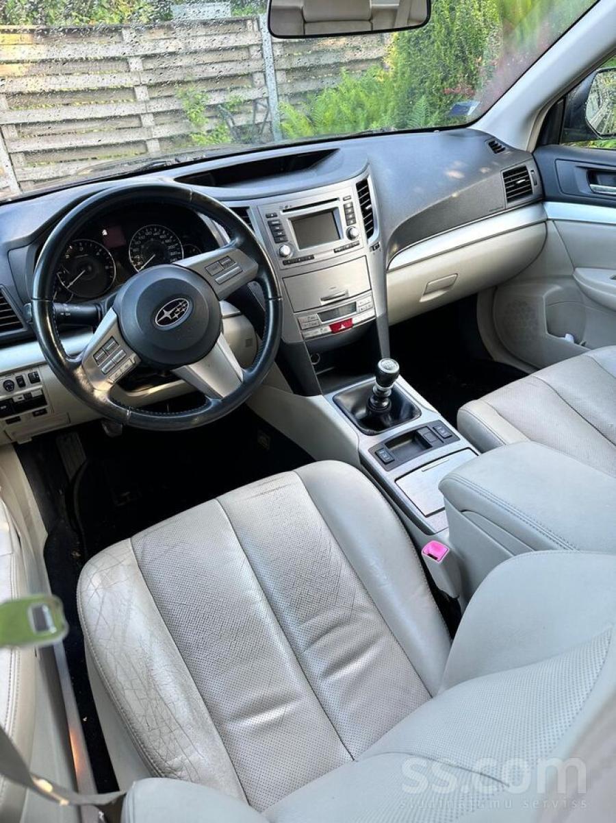 Melns Subaru Outback 2012 Ogre, ar dzinēja tilpumu 2.00 L un nobraukumu 346 tūkst. km par 3200 €, foto 4 vietnē AUTOMOTO.COM.LV