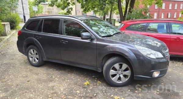 Subaru Outback 2012 in Riga on AUTOMOTO.COM.LV Black Subaru Outback 2012 in Riga, with an engine capacity of 2.50 L and mileage of 322 thousand km for 4500 €, photo 1 on AUTOMOTO.COM.LV