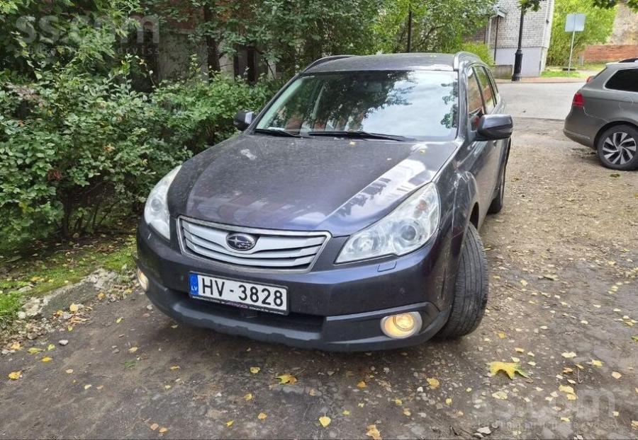 Melns Subaru Outback 2012 Rīga, ar dzinēja tilpumu 2.50 L un nobraukumu 322 tūkst. km par 4500 €, foto 3 vietnē AUTOMOTO.COM.LV