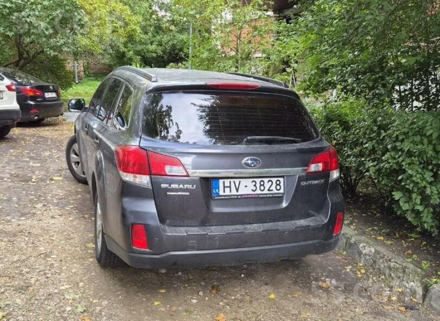 Melns Subaru Outback 2012 Rīga, ar dzinēja tilpumu 2.50 L un nobraukumu 322 tūkst. km par 4500 €, foto 5 vietnē AUTOMOTO.COM.LV
