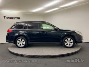 Black Subaru Outback 2012 in Parnu, with an engine capacity of 2.50 L and mileage of 329 thousand km for 3990 €, photo 5 on AUTOMOTO.COM.LV