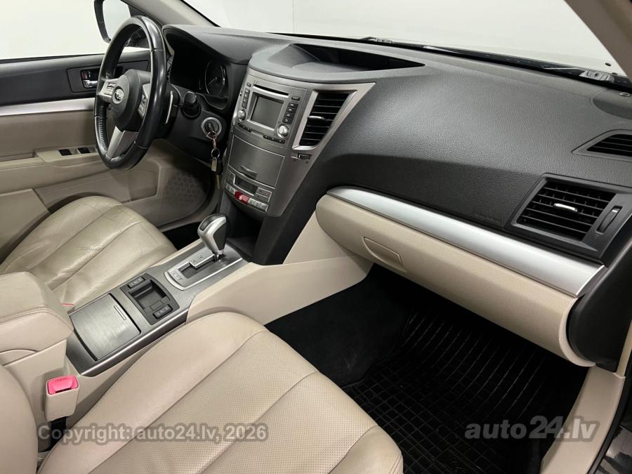 Black Subaru Outback 2012 in Parnu, with an engine capacity of 2.50 L and mileage of 329 thousand km for 3990 €, photo 19 on AUTOMOTO.COM.LV