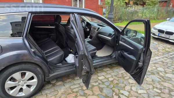 Melns Subaru Outback 2012 Rīga, ar dzinēja tilpumu 2.50 L un nobraukumu 323 tūkst. km par 5200 €, foto 11 vietnē AUTOMOTO.COM.LV