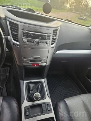 Black Subaru Outback 2012 in Riga, with an engine capacity of 2.00 L and mileage of 256 thousand km for 3800 €, photo 3 on AUTOMOTO.COM.LV