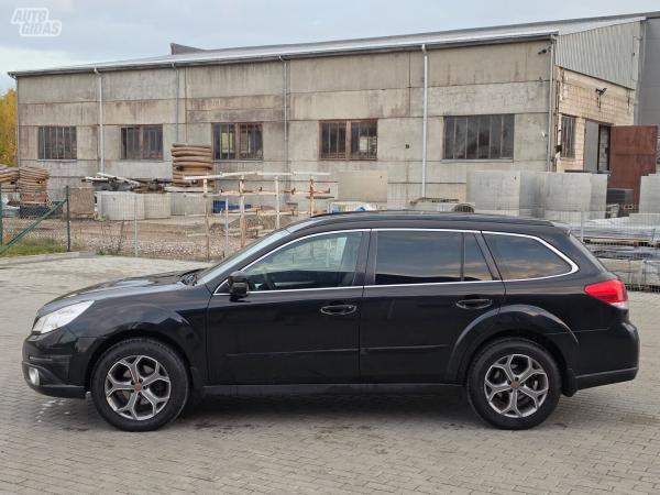 Subaru Outback 2012 in Silute on AUTOMOTO.COM.LV Black Subaru Outback 2012 in Silute, with an engine capacity of 2.00 L and mileage of 233 thousand km for 2350 €, photo 4 on AUTOMOTO.COM.LV