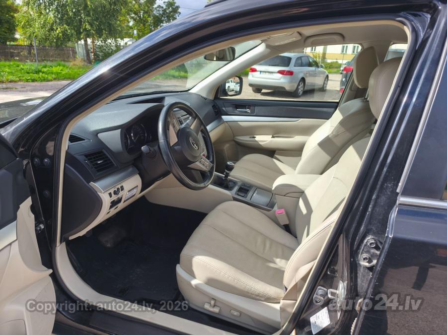 Black Subaru Outback 2012 in Tartu, with an engine capacity of 2.00 L and mileage of 176 thousand km for 5900 €, photo 1 on AUTOMOTO.COM.LV