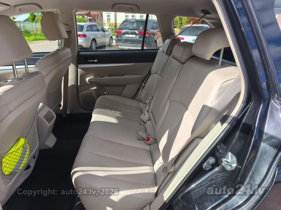 Black Subaru Outback 2012 in Tartu, with an engine capacity of 2.00 L and mileage of 176 thousand km for 5900 €, photo 3 on AUTOMOTO.COM.LV