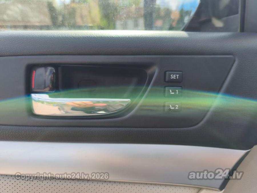 Black Subaru Outback 2012 in Tartu, with an engine capacity of 2.00 L and mileage of 176 thousand km for 5900 €, photo 5 on AUTOMOTO.COM.LV