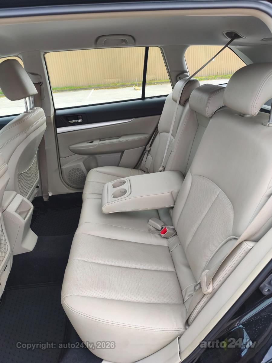 Black Subaru Outback 2012 in Tartu, with an engine capacity of 2.00 L and mileage of 176 thousand km for 5900 €, photo 17 on AUTOMOTO.COM.LV
