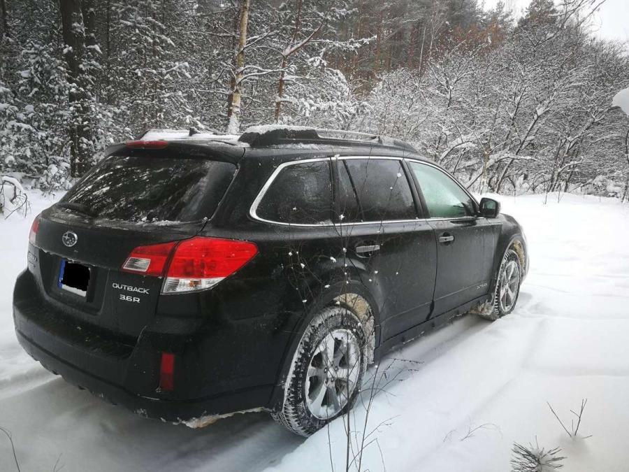 Melns Subaru Outback 2013 Ignalina, ar dzinēja tilpumu 3.60 L un nobraukumu 216 tūkst. km par 12800 €, foto 6 vietnē AUTOMOTO.COM.LV
