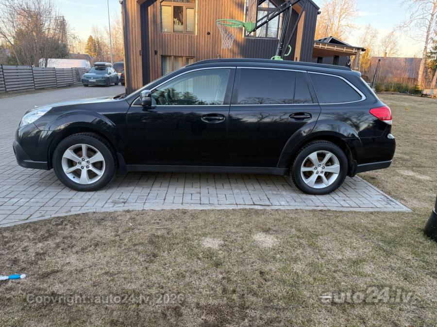 Melns Subaru Outback 2013 Tallina, ar dzinēja tilpumu 2.50 L un nobraukumu 200 tūkst. km par 5500 €, foto 3 vietnē AUTOMOTO.COM.LV