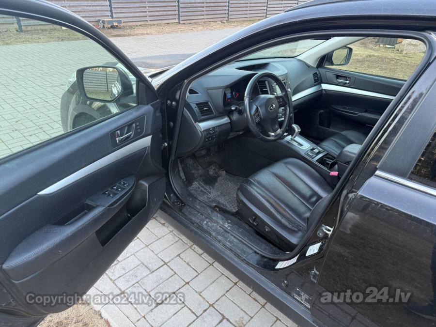 Melns Subaru Outback 2013 Tallina, ar dzinēja tilpumu 2.50 L un nobraukumu 200 tūkst. km par 5500 €, foto 6 vietnē AUTOMOTO.COM.LV