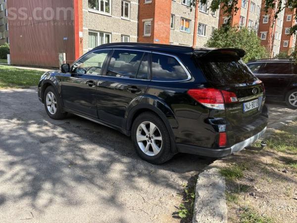 Melns Subaru Outback 2013 Tukums, ar dzinēja tilpumu 2.00 L un nobraukumu 304 tūkst. km par 3450 €, foto 3 vietnē AUTOMOTO.COM.LV