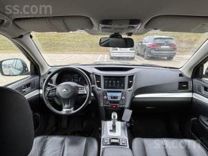 Black Subaru Outback 2013 in Tukums, with an engine capacity of 2.00 L and mileage of 304 thousand km for 3450 €, photo 6 on AUTOMOTO.COM.LV
