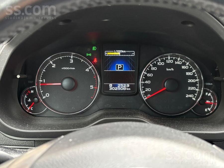 Black Subaru Outback 2013 in Tukums, with an engine capacity of 2.00 L and mileage of 304 thousand km for 3450 €, photo 8 on AUTOMOTO.COM.LV