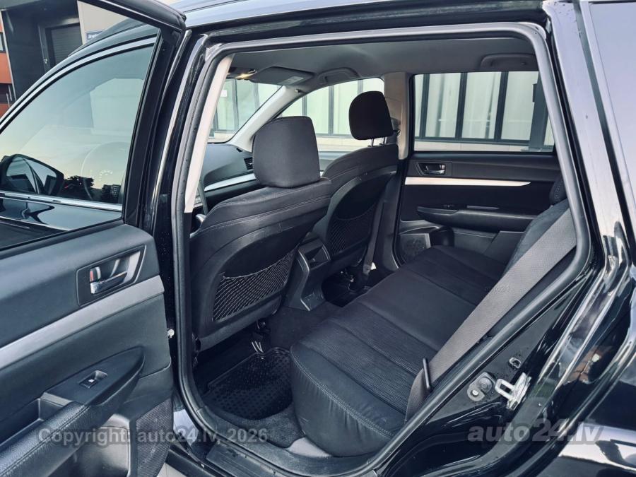 Melns Subaru Outback 2013 Tallina, ar dzinēja tilpumu 2.50 L un nobraukumu 200 tūkst. km par 6990 €, foto 11 vietnē AUTOMOTO.COM.LV