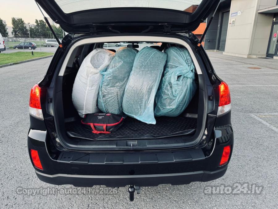 Melns Subaru Outback 2013 Tallina, ar dzinēja tilpumu 2.50 L un nobraukumu 200 tūkst. km par 6990 €, foto 12 vietnē AUTOMOTO.COM.LV