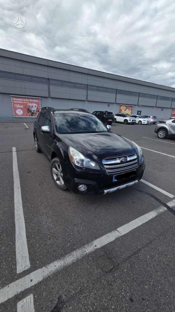 Black Subaru Outback 2013 in Vilnius, with an engine capacity of 2.50 L and mileage of 216 thousand km for 6500 €, photo 3 on AUTOMOTO.COM.LV